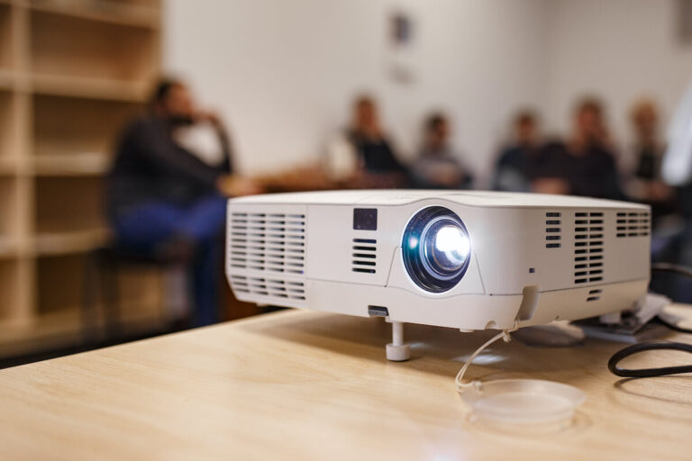 Projector and Screen Rentals NYC | Screen Rental Near Me New York