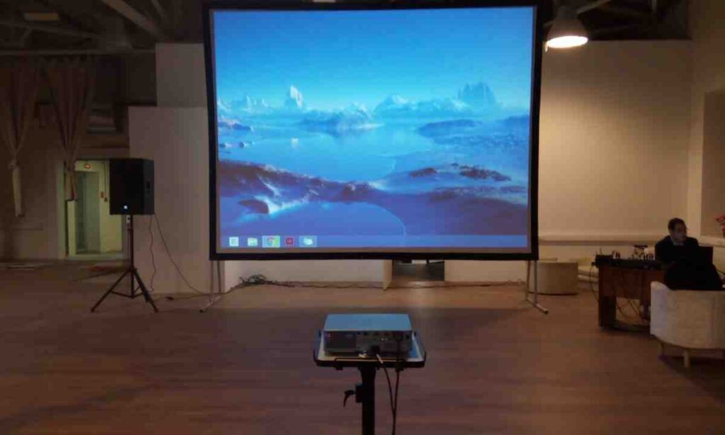 Projector and Screen Rentals NYC | Screen Rental Near Me New York